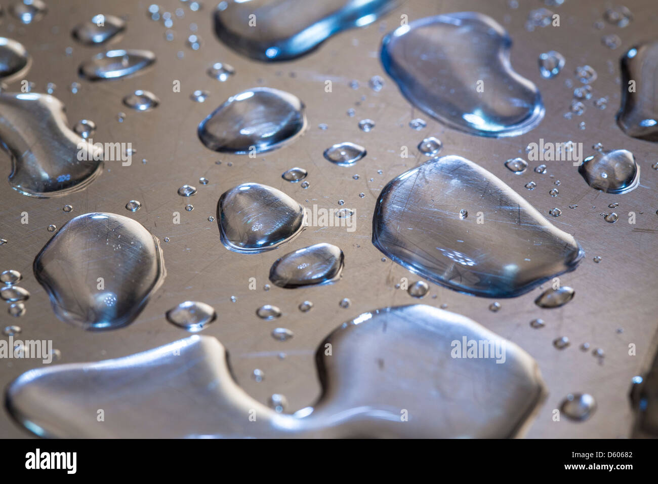 Wassertropfen formen -Fotos und -Bildmaterial in hoher Auflösung – Alamy