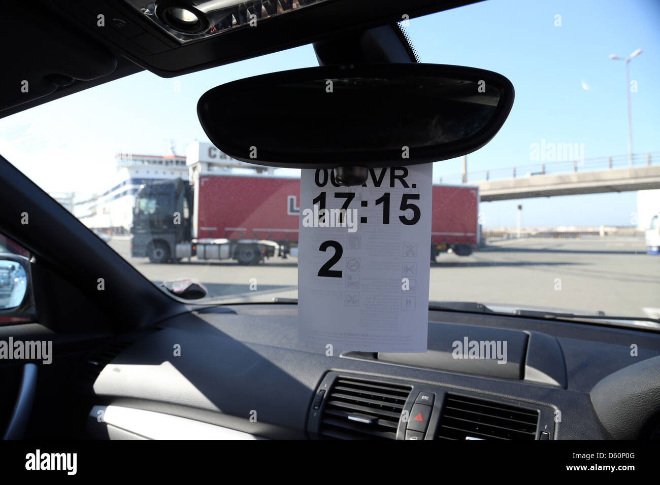 Inside ferry terminal -Fotos und -Bildmaterial in hoher Auflösung – Alamy
