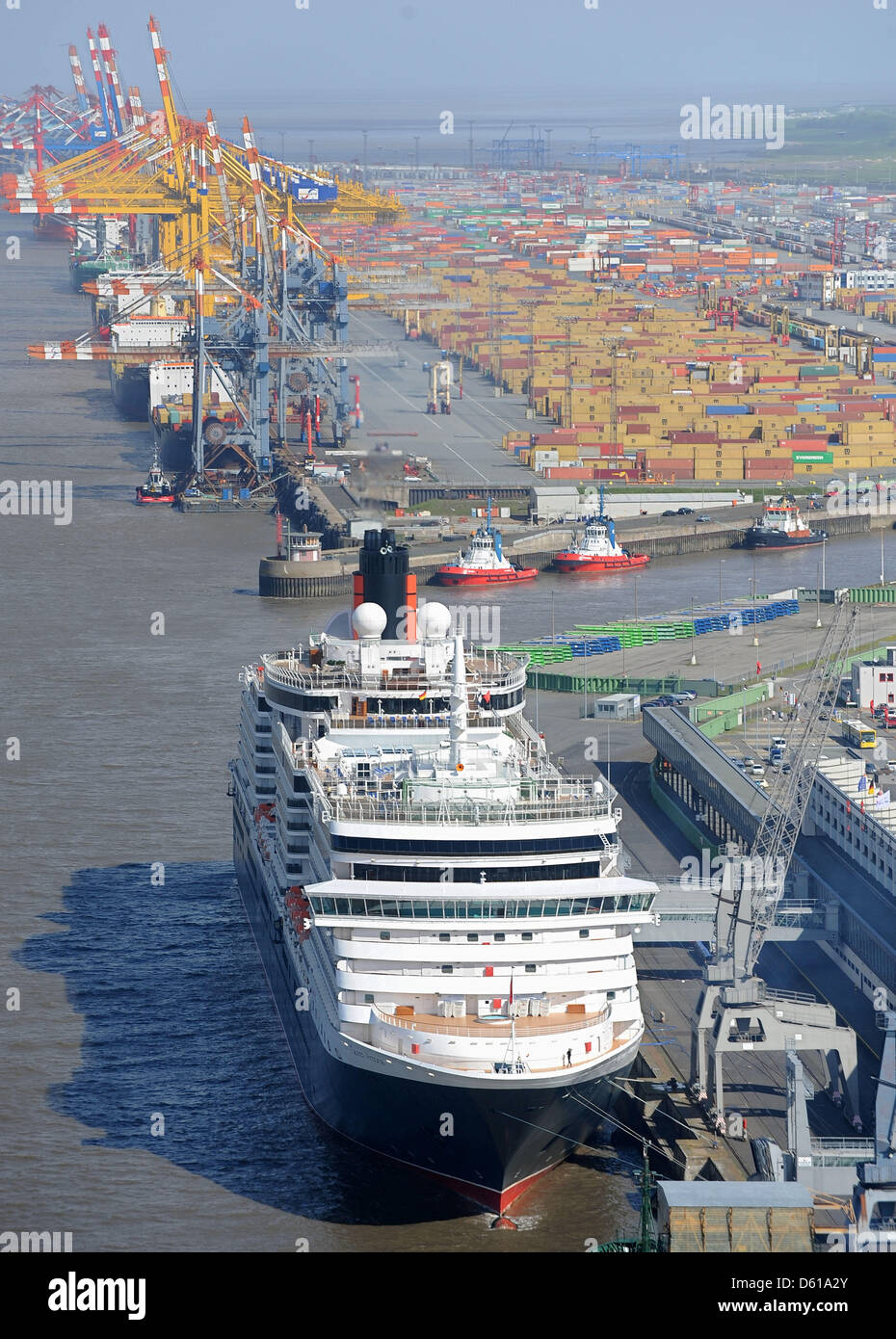 Cruise terminal bremerhaven -Fotos und -Bildmaterial in hoher Auflösung ...