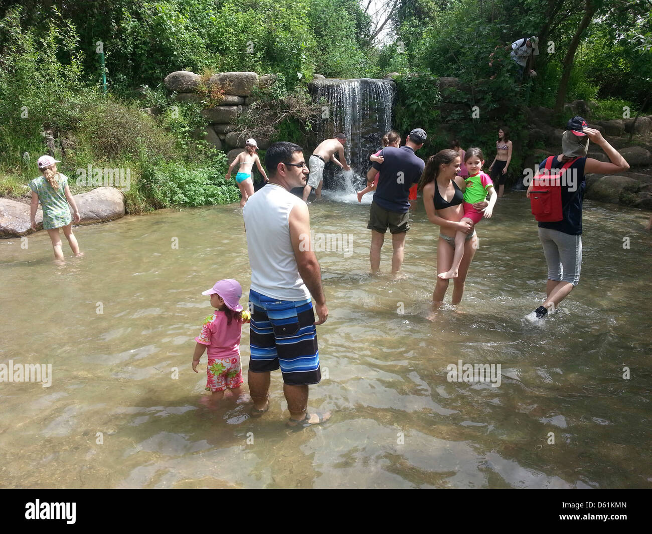 Im wasser waten -Fotos und -Bildmaterial in hoher Auflösung – Alamy