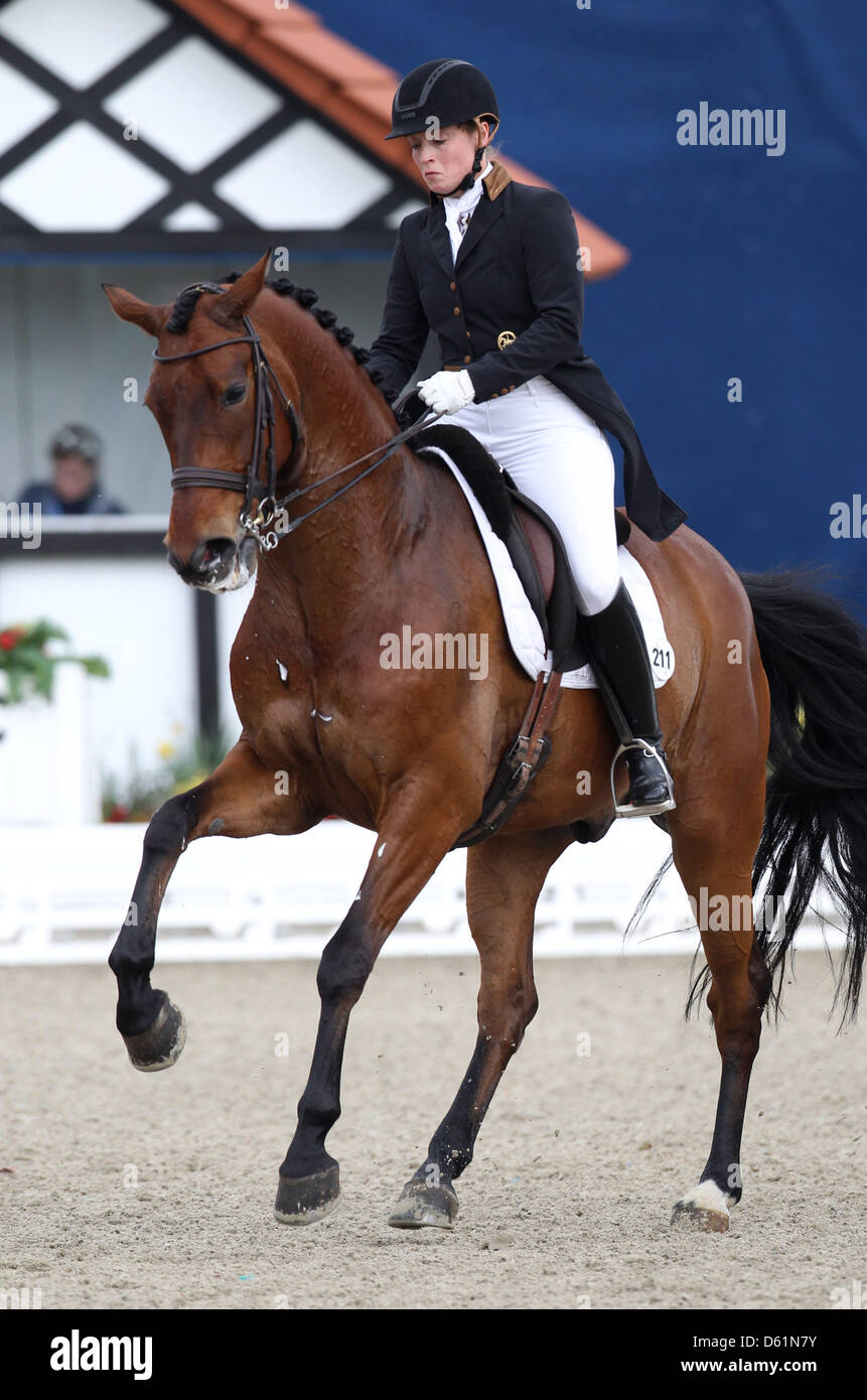 Place dressage rider isabell werth -Fotos und -Bildmaterial in hoher ...
