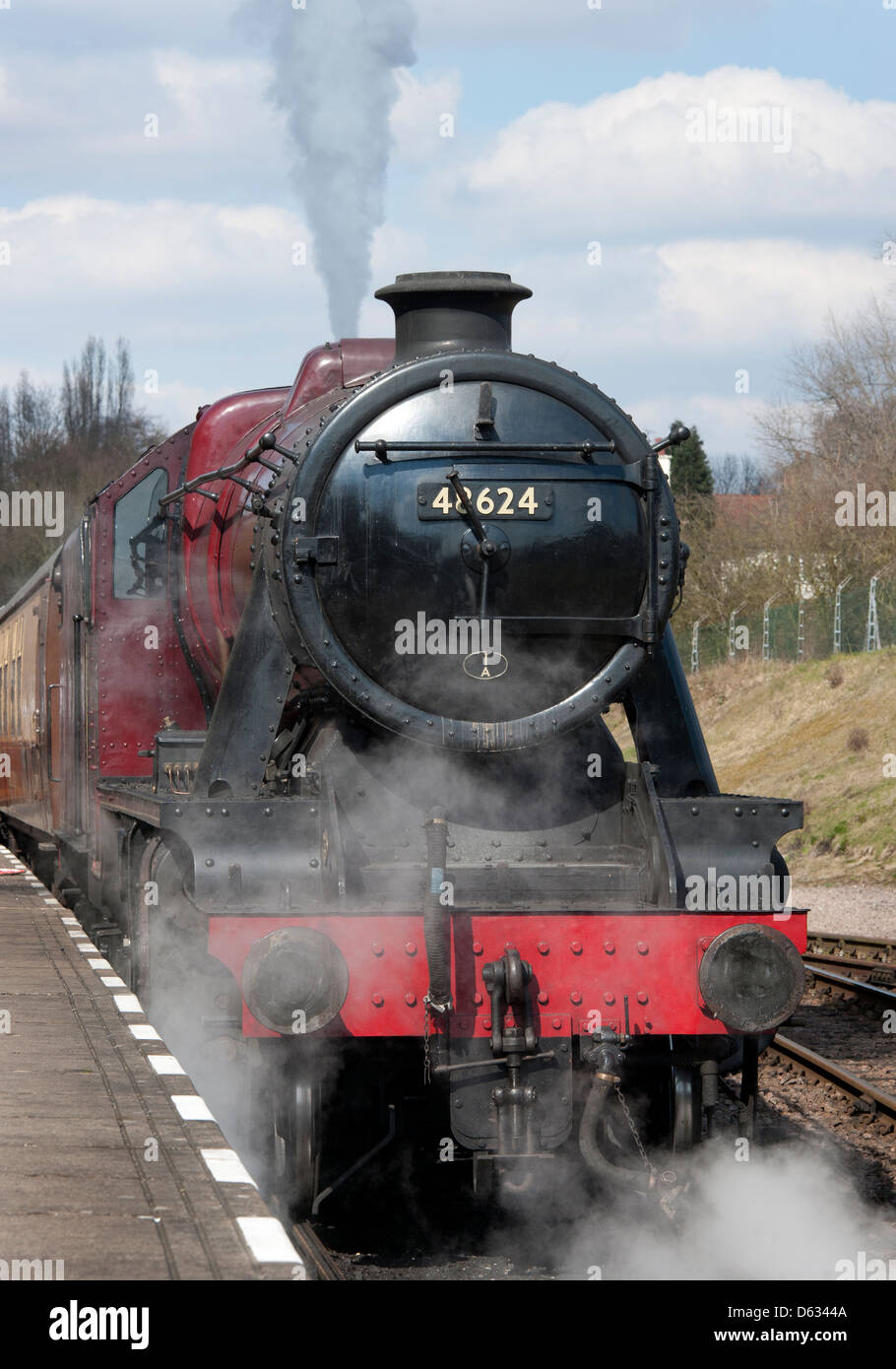 48624 LMS 8f Klasse 2-8-0 Dampflok bei Leicester North Railway Station ...