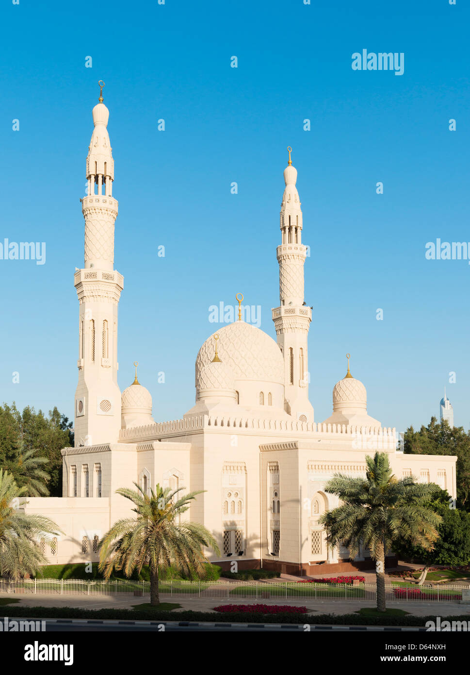 Die jumeirah moschee in dubai -Fotos und -Bildmaterial in hoher ...