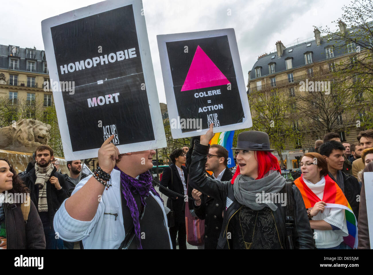 Paris, Frankreich, LGBT-Gruppen, die Homophobie demonstrieren ...