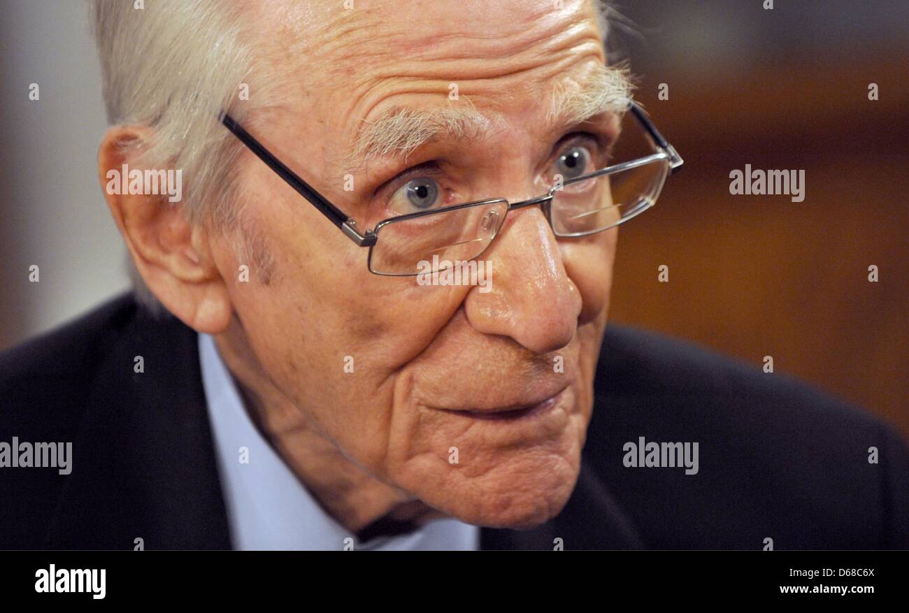 Schweizer schauspieler -Fotos und -Bildmaterial in hoher Auflösung – Alamy