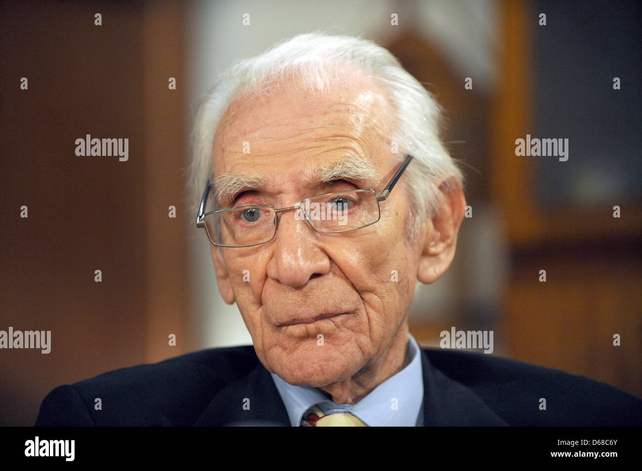 Schweizer schauspieler -Fotos und -Bildmaterial in hoher Auflösung – Alamy