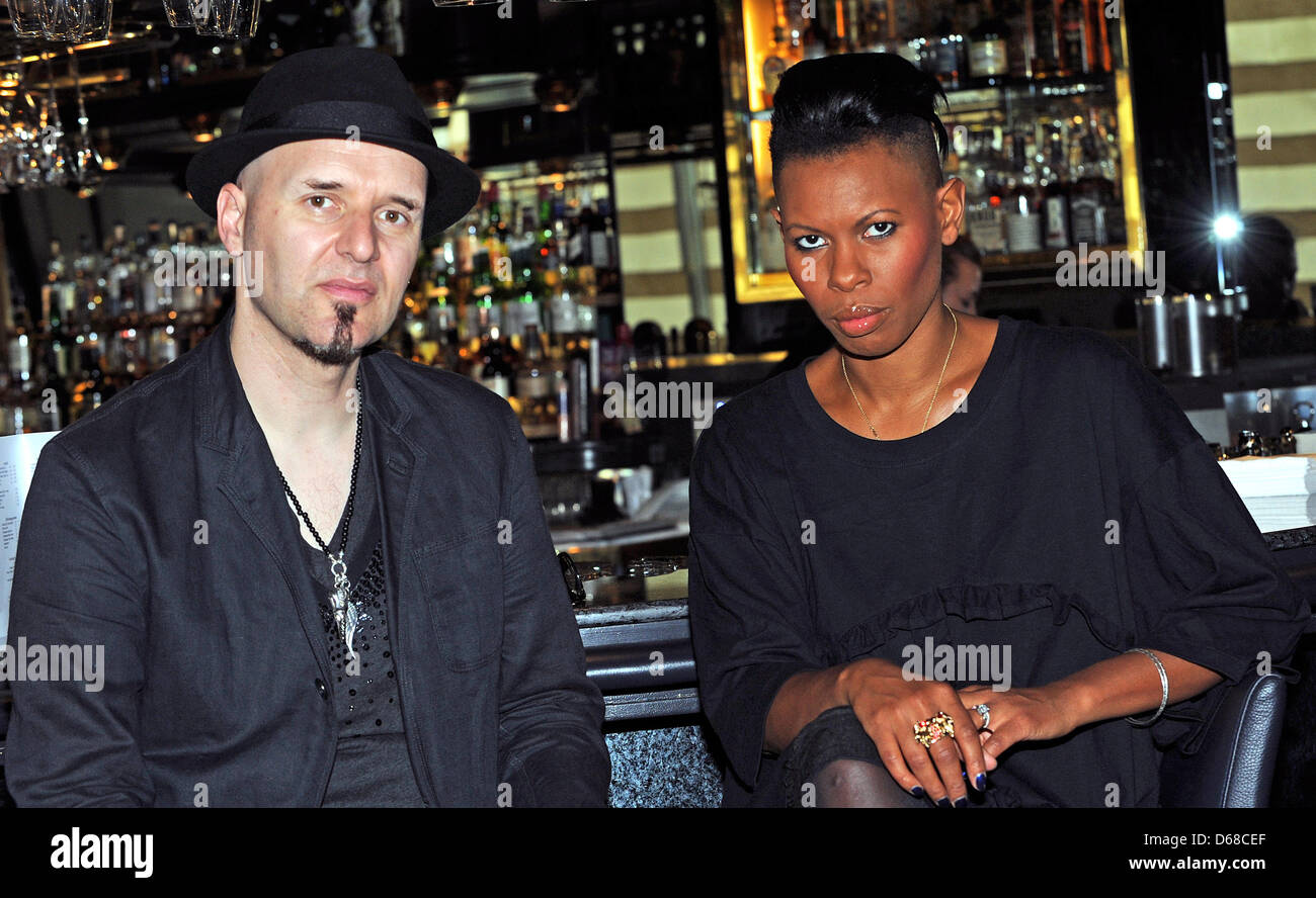 Ace skunk anansie -Fotos und -Bildmaterial in hoher Auflösung – Alamy