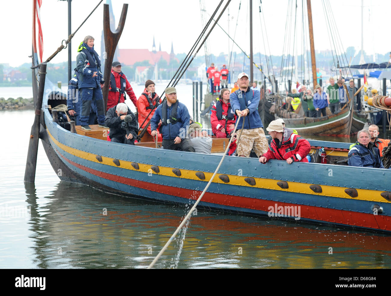 Die Nachbildung Wikinger-Schiff "Havhingten" kommt in Schleswig ...