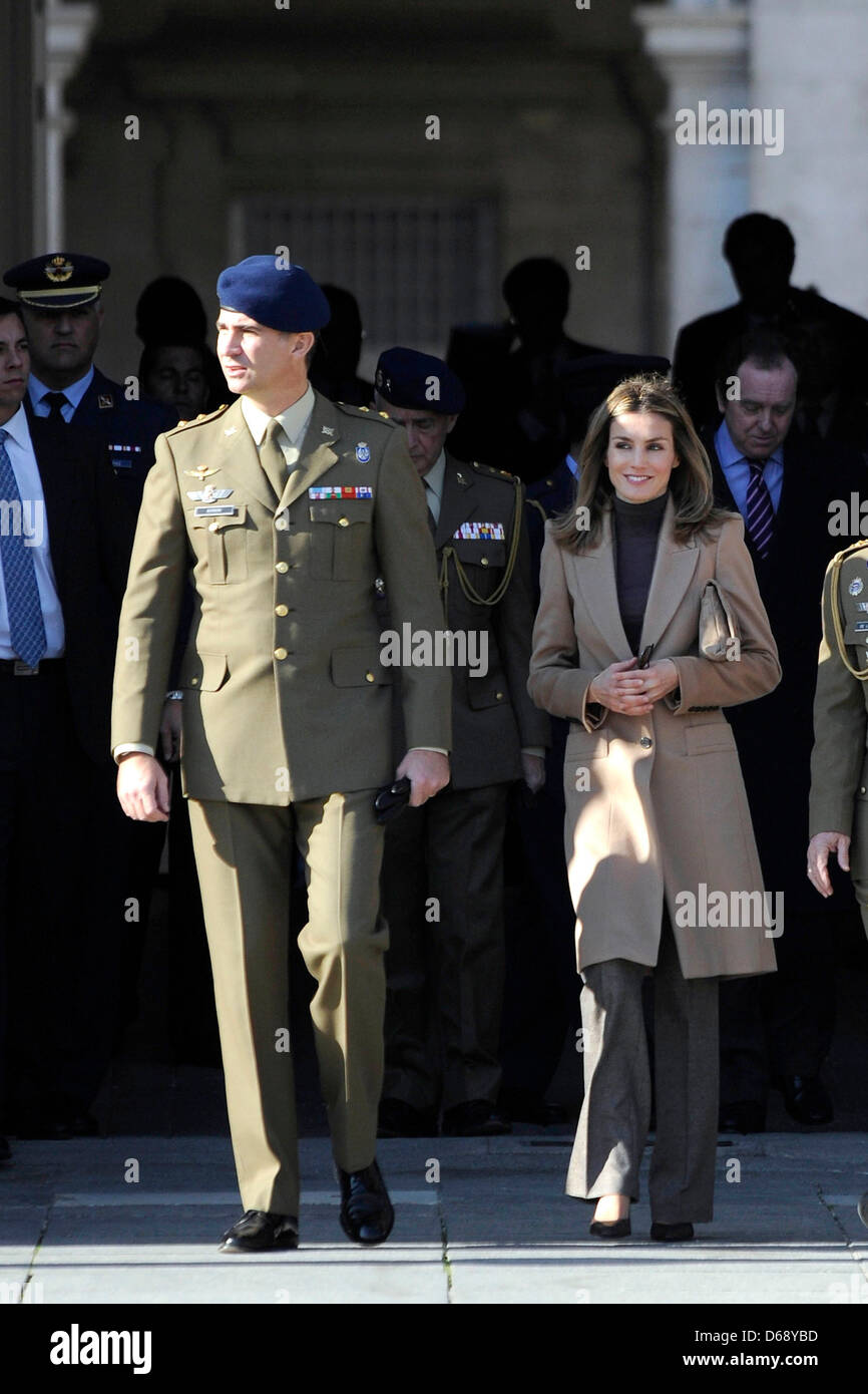 Spanische Royals Prinz Felipe und Prinzessin Letizia besuchen die ...