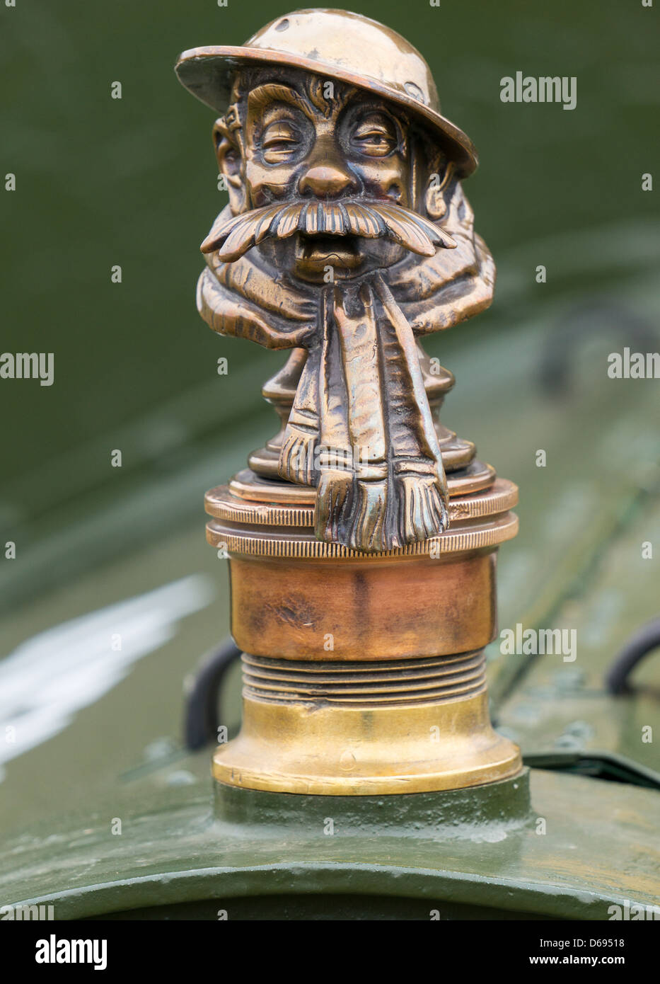 Motorhaube ornament -Fotos und -Bildmaterial in hoher Auflösung – Alamy