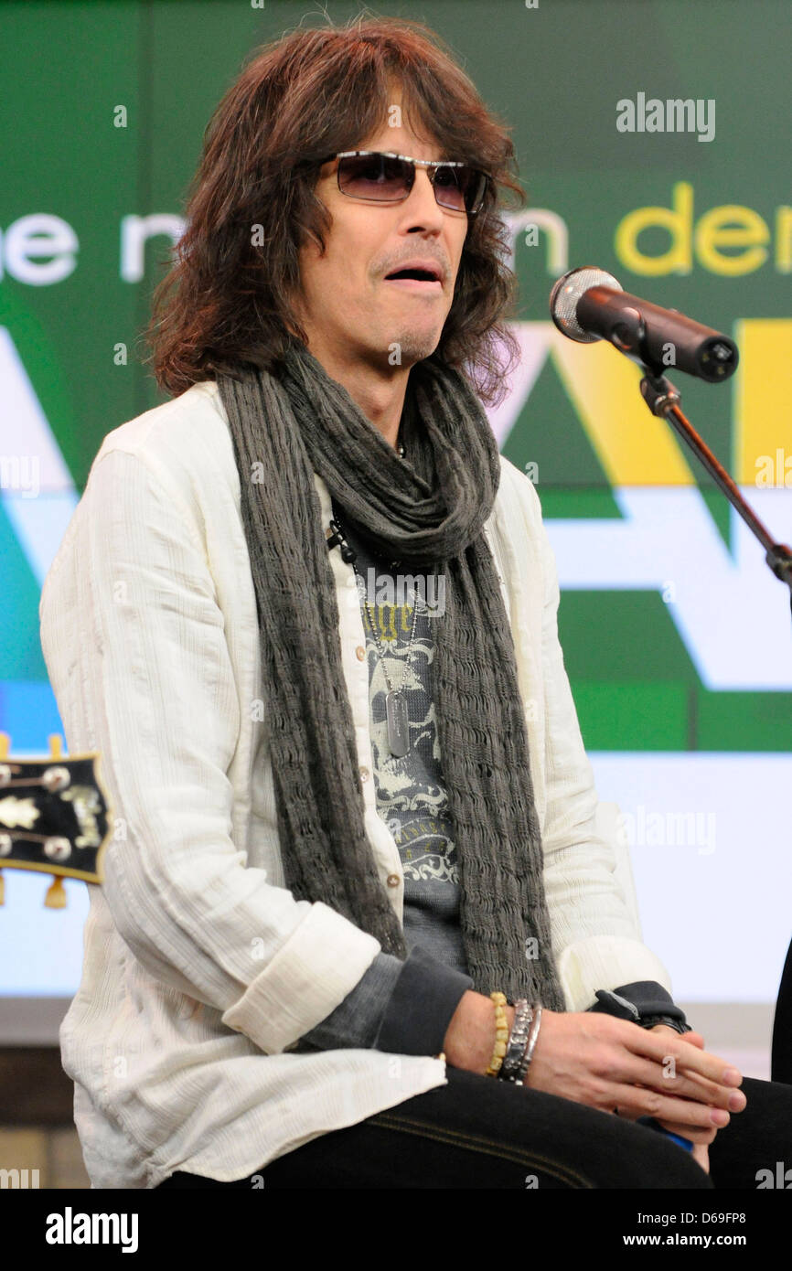 Kelly Hansen Foreigner tritt auf CTV es Marilyn Denis zeigen, Toronto ...