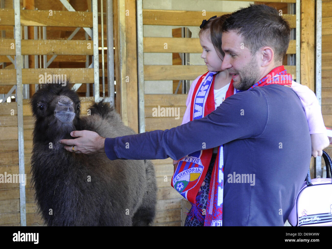 Mit ihrer tochter laura -Fotos und -Bildmaterial in hoher Auflösung – Alamy