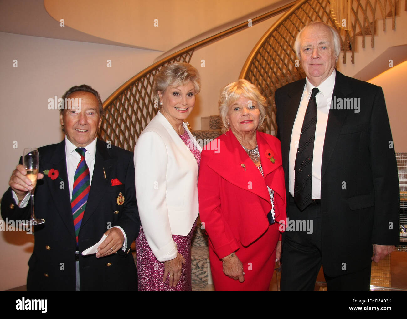 Judith Chalmers, Sir Tim Rice, Angela Rippon und Raymond Stoner ...