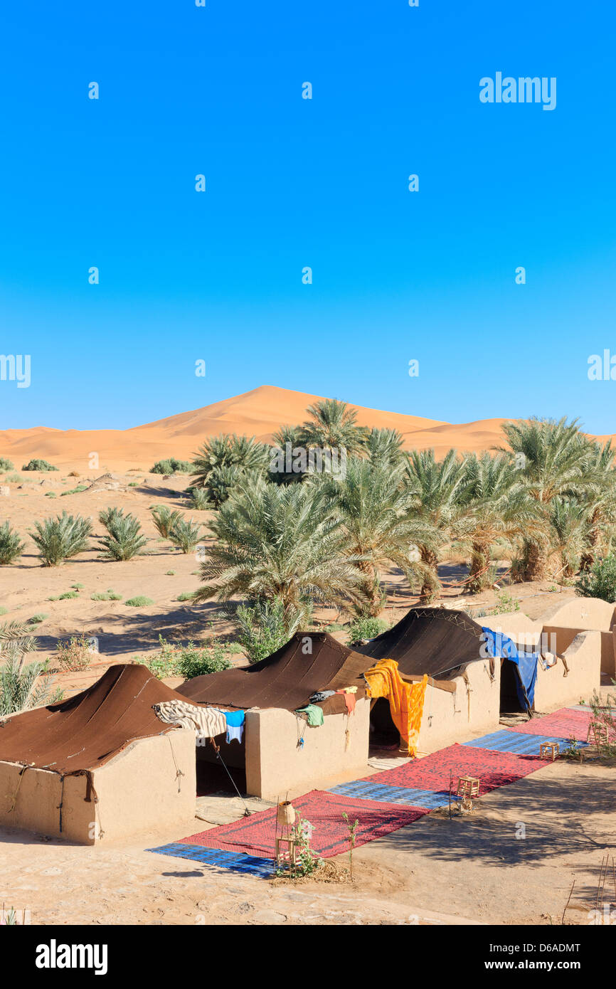 Nomadenzelt in der wüste -Fotos und -Bildmaterial in hoher Auflösung ...