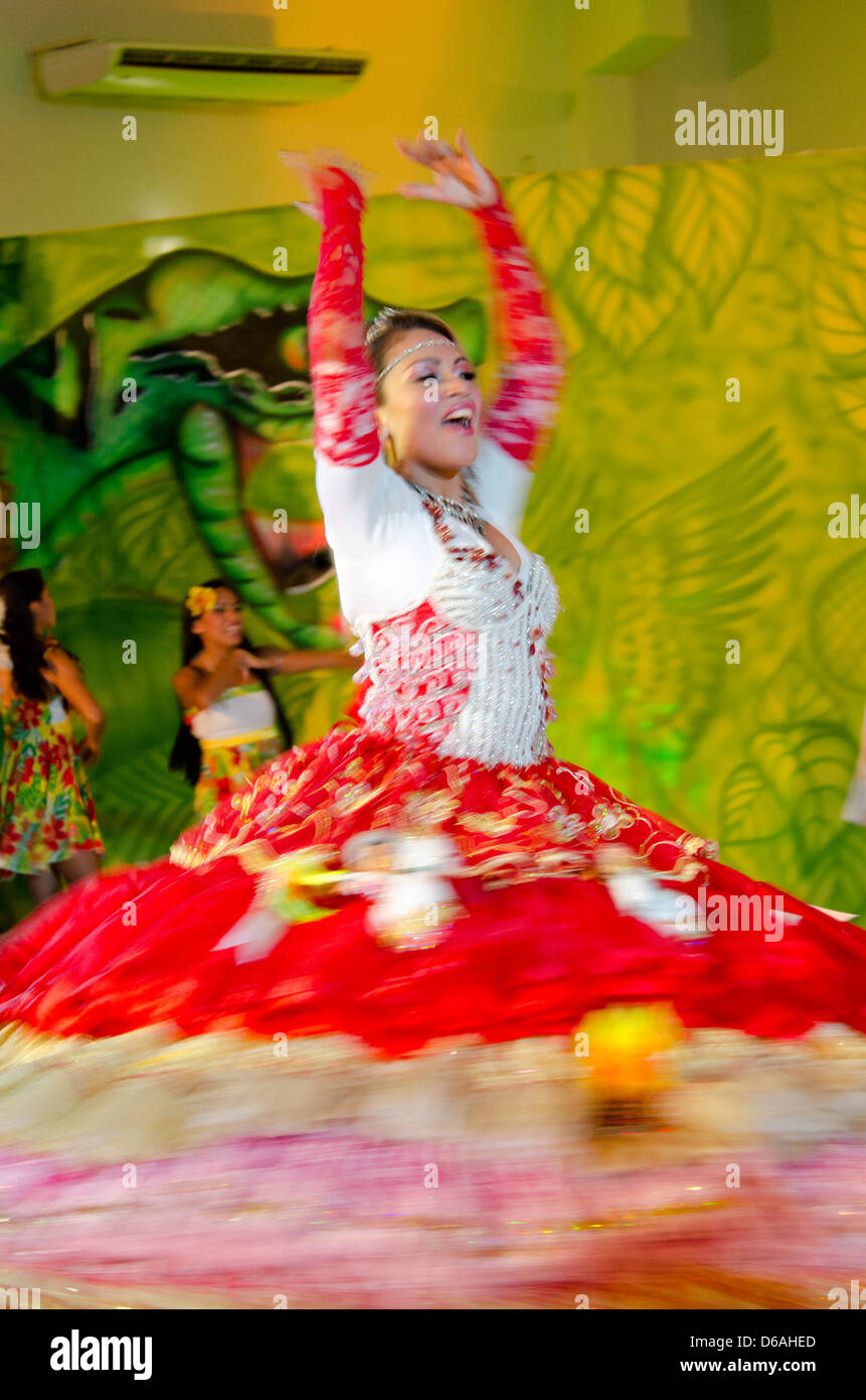 Brasilien, Amazonas, Parintins. BOI Bumba Folklore-Show. Parintins ...