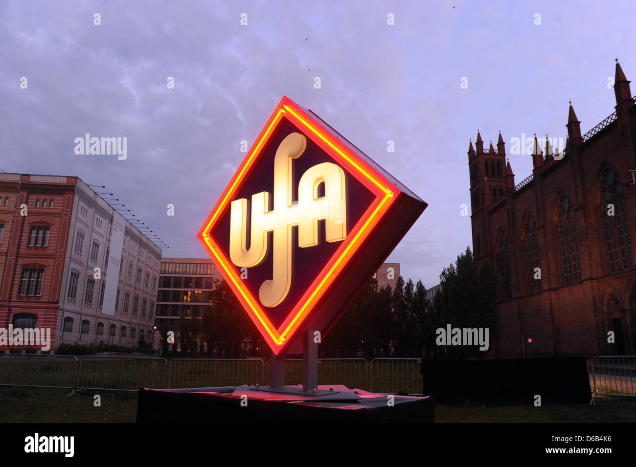 Ufa Kino Stockfotos und -bilder Kaufen - Alamy