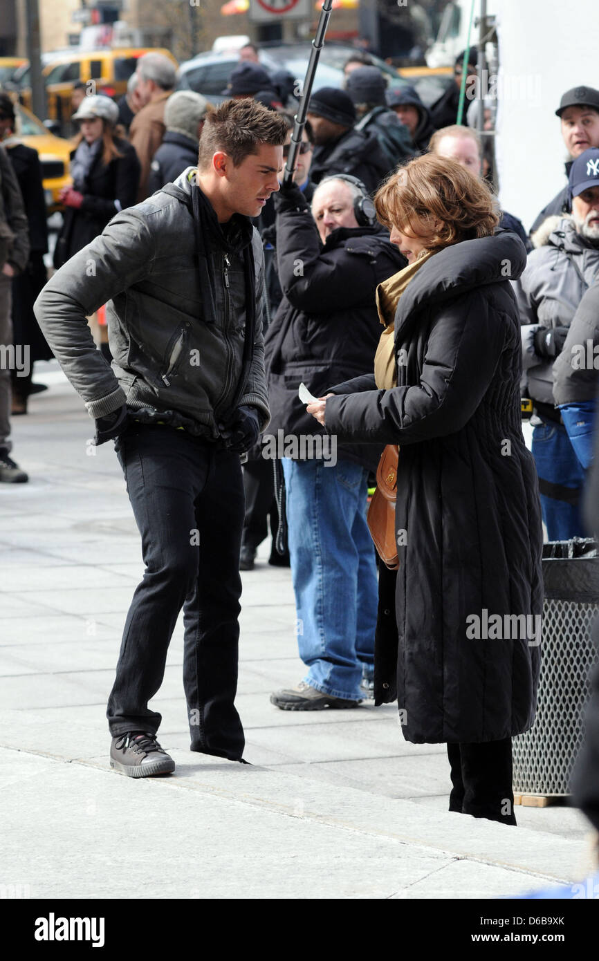 Zac Efron und Michelle Pfeiffer am Set ihres neuen Films "Silvester ...