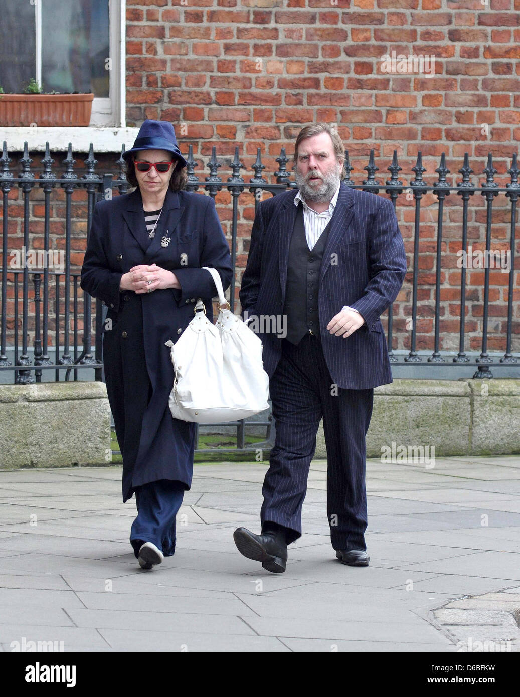 Timothy spall and shane spall -Fotos und -Bildmaterial in hoher ...