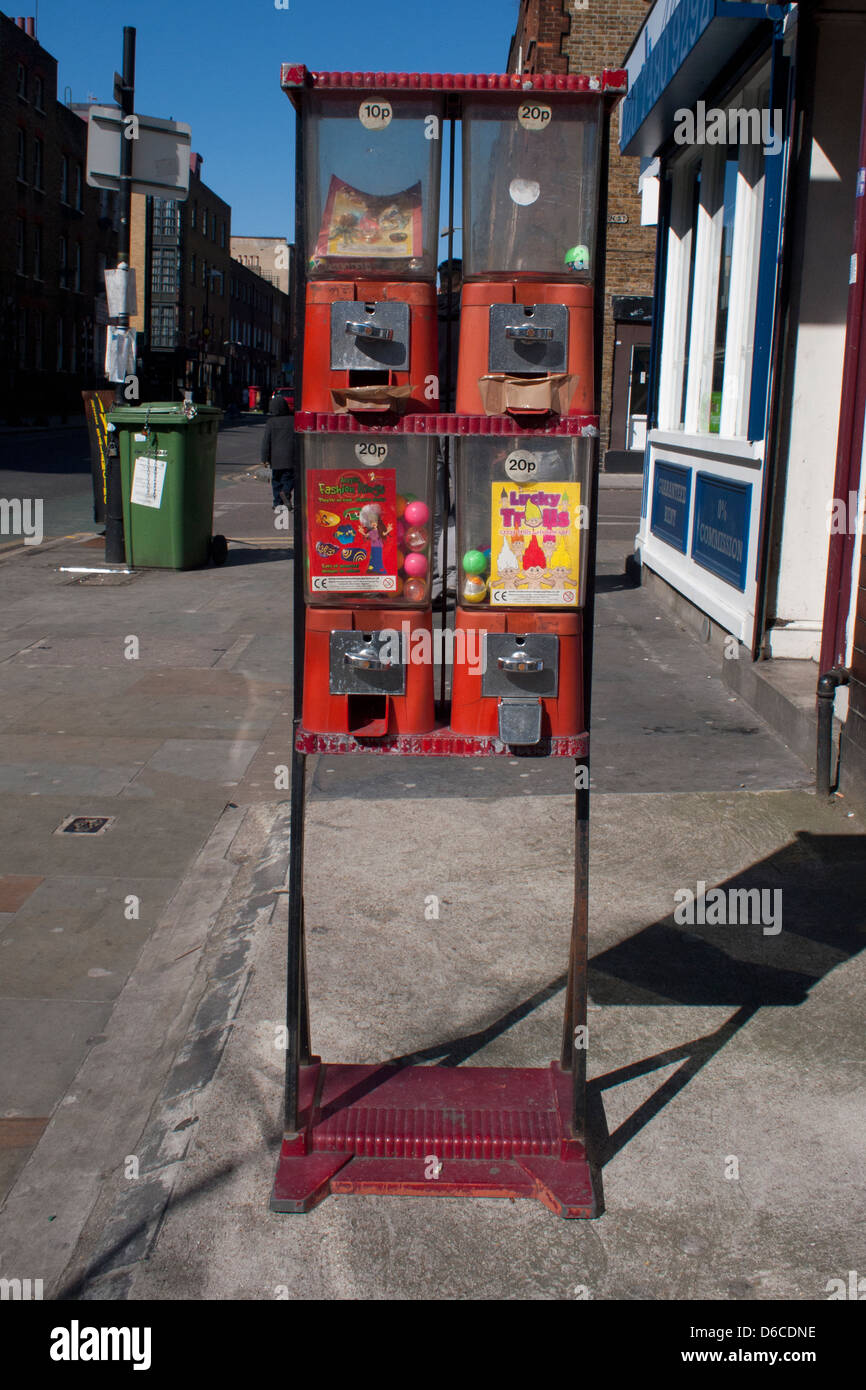 Candy spender -Fotos und -Bildmaterial in hoher Auflösung – Alamy