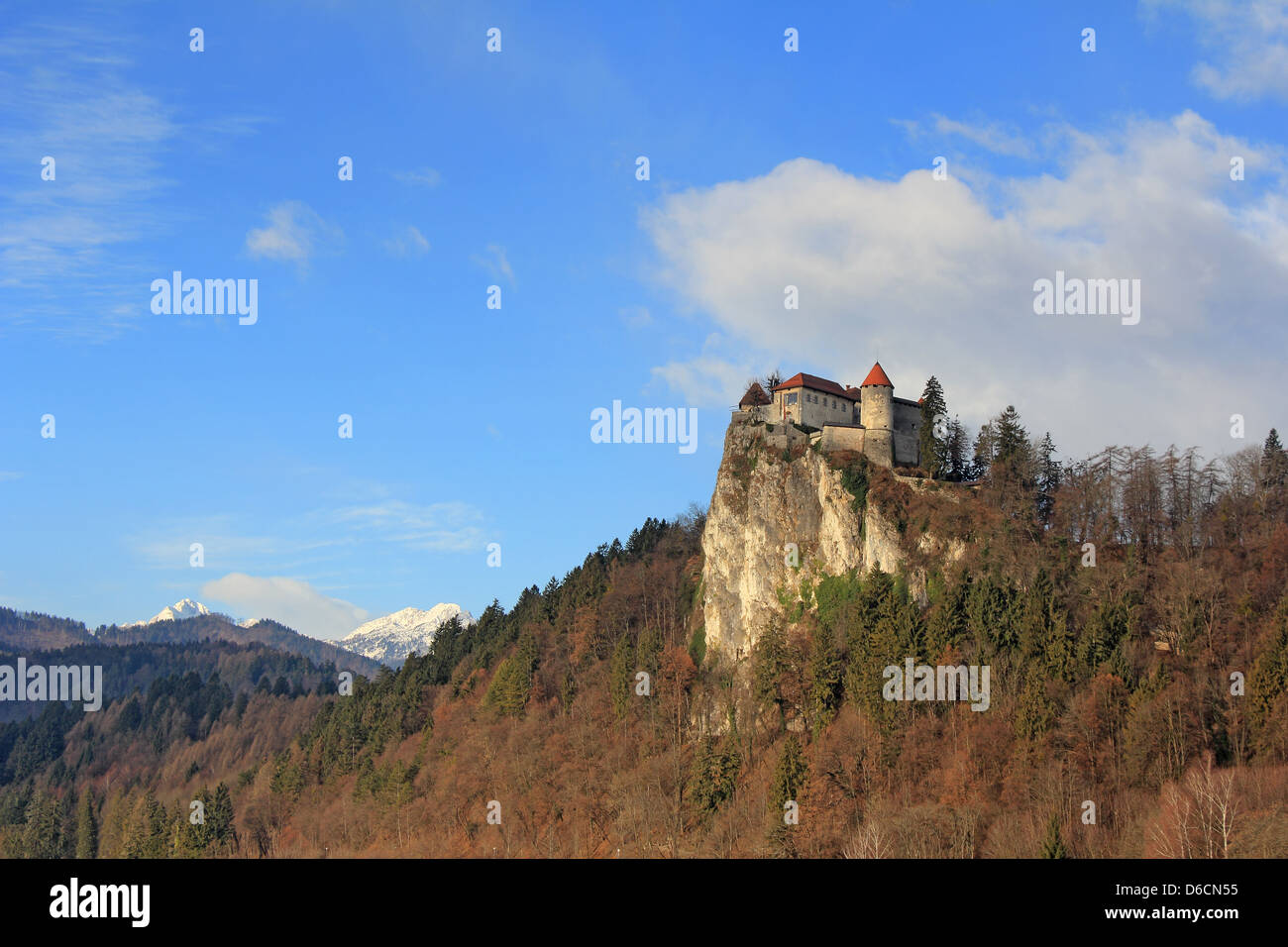Burg oberhalb der Stadt Bled in Slowenien Stockfotografie - Alamy