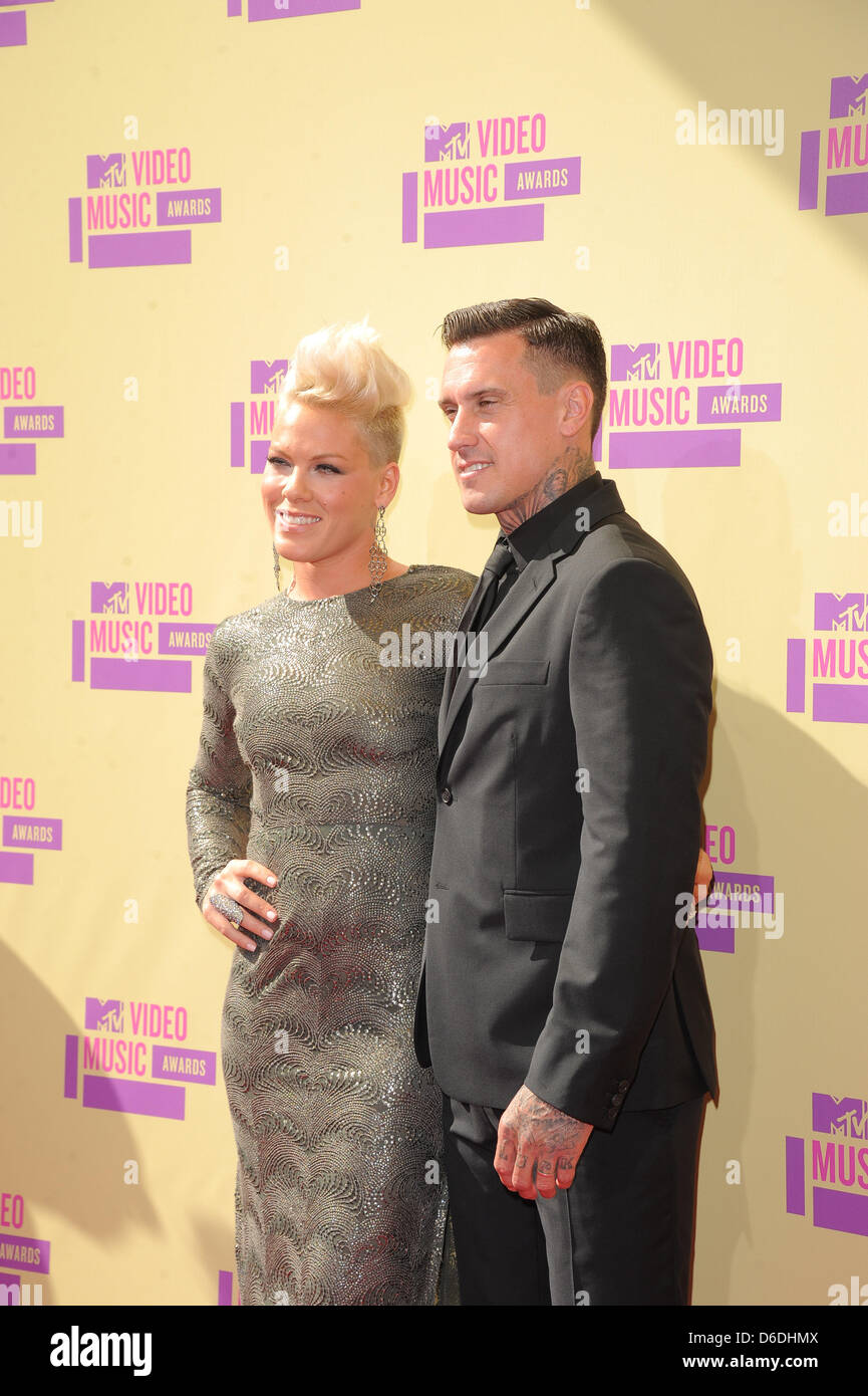 Sängerin Pink und Ehemann Carey Hart kommen bei den MTV Video Music ...