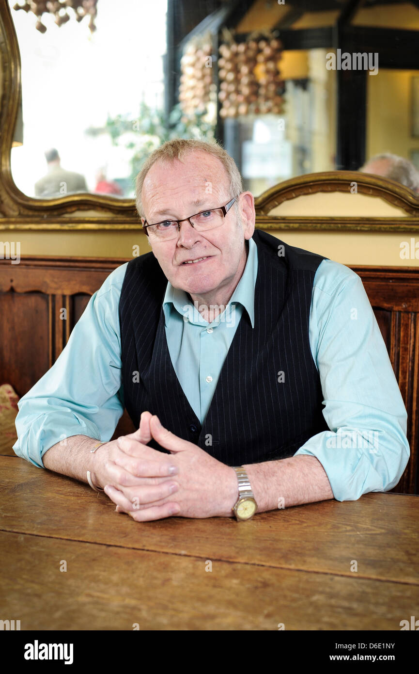 Richard hope actor -Fotos und -Bildmaterial in hoher Auflösung – Alamy