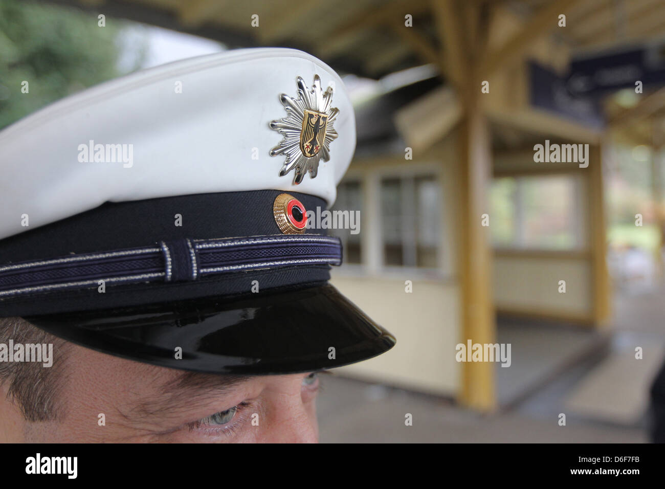 Polizei uniform mütze deutschland -Fotos und -Bildmaterial in hoher ...
