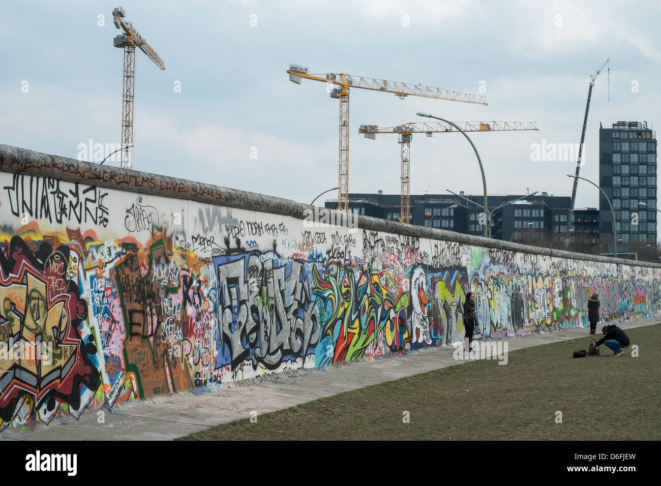 Die mauer in berlin -Fotos und -Bildmaterial in hoher Auflösung – Alamy