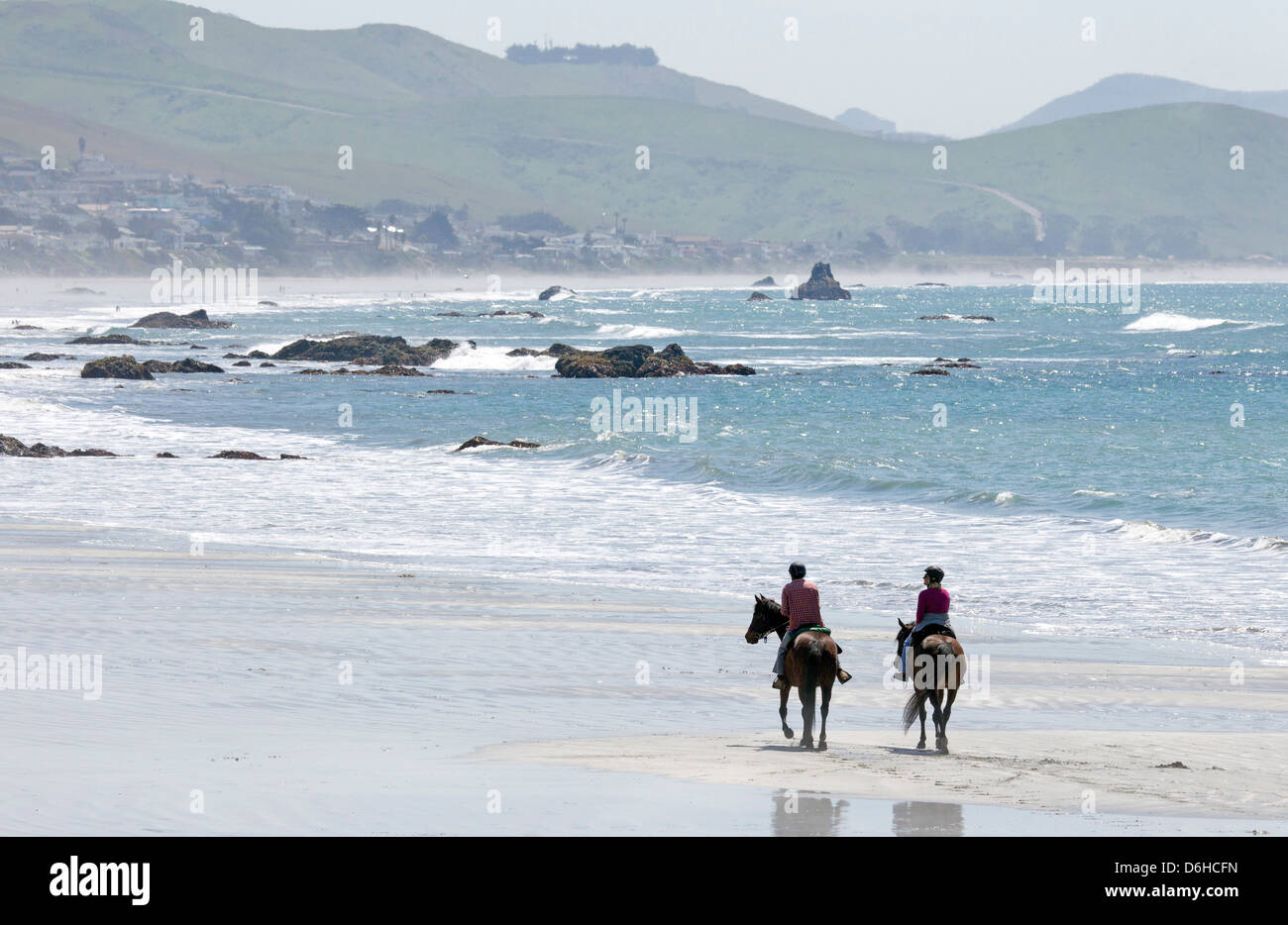 Strand und reiter -Fotos und -Bildmaterial in hoher Auflösung – Alamy