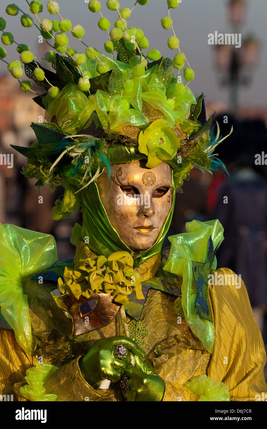Masken beim karneval in venedig markusplatz -Fotos und -Bildmaterial in ...