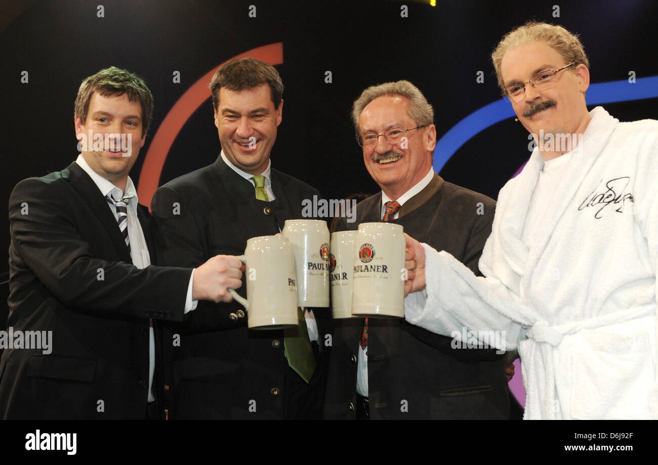 Bayerns Finanzminister Markus Söder (CSU, 2.v.l. Und Sein Double, der ...