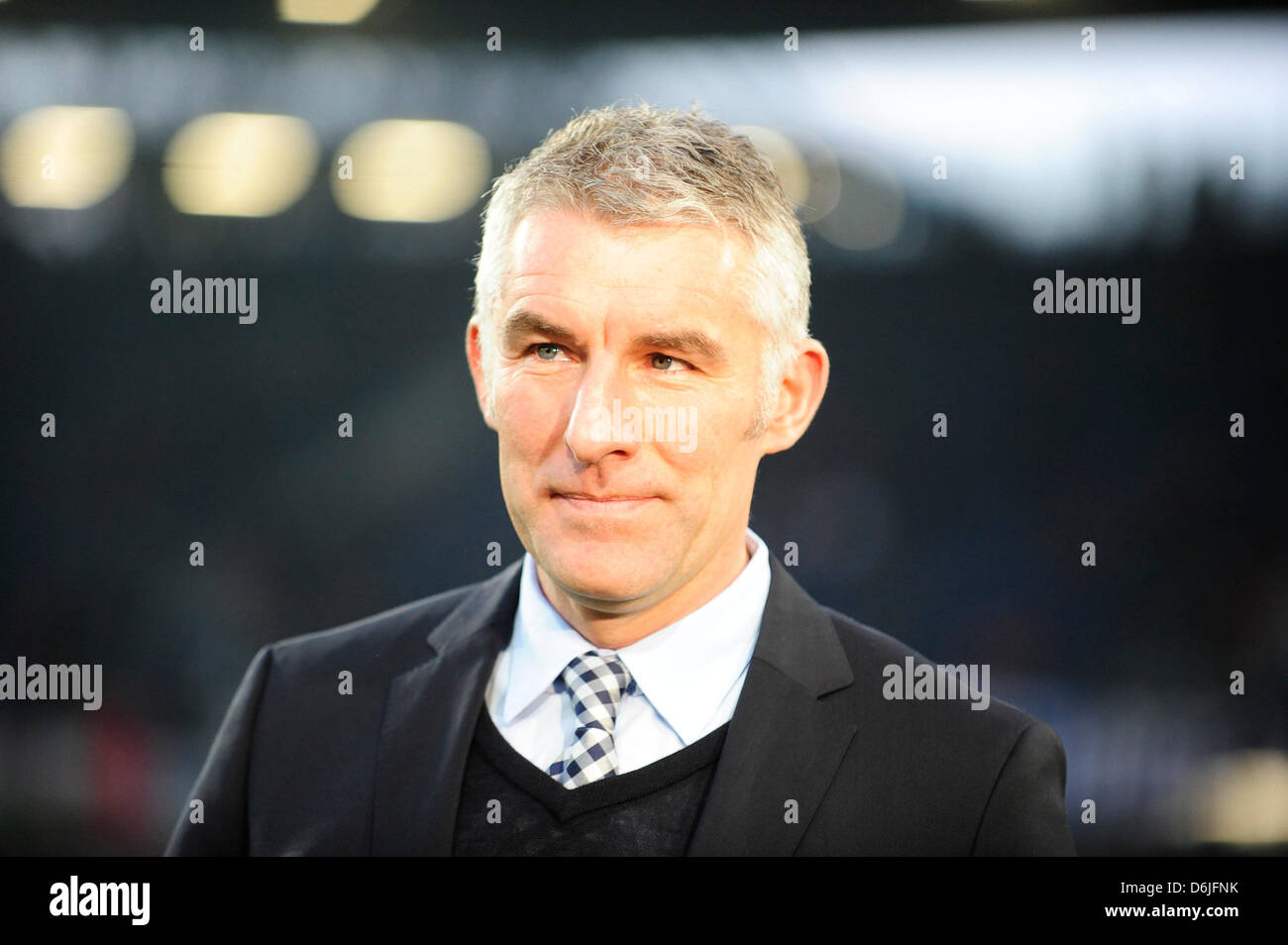 Hannovers Trainer Mirko Slomka steht vor dem Europa-League-Spiel ...