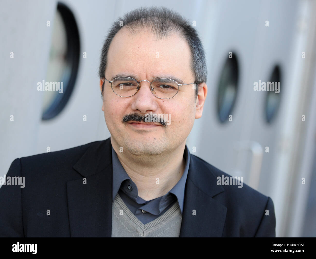 Deutscher Schriftsteller Sherko Fatah stellt auf der Leipziger ...