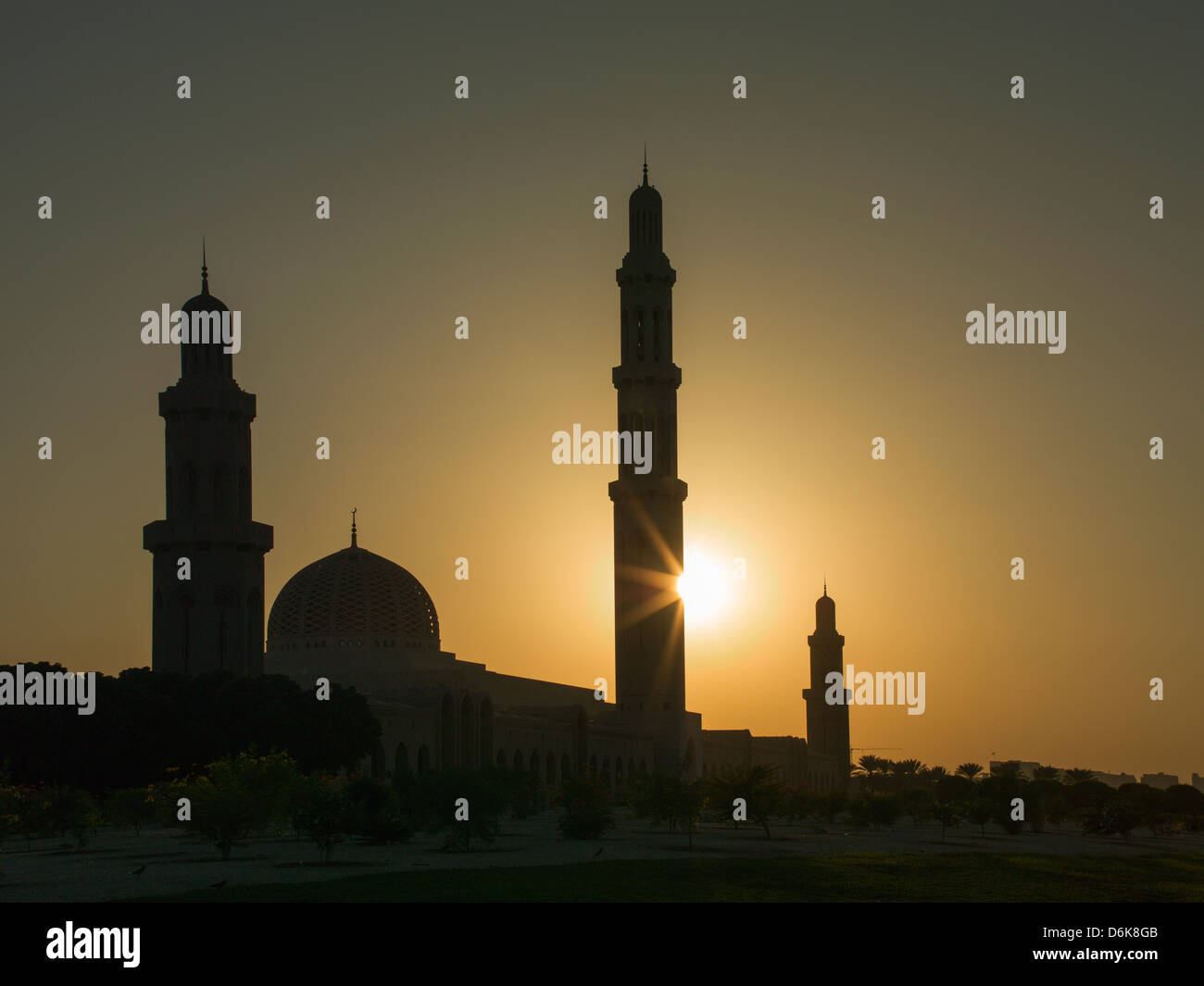 Sultan mosque great mosque muscat -Fotos und -Bildmaterial in hoher ...