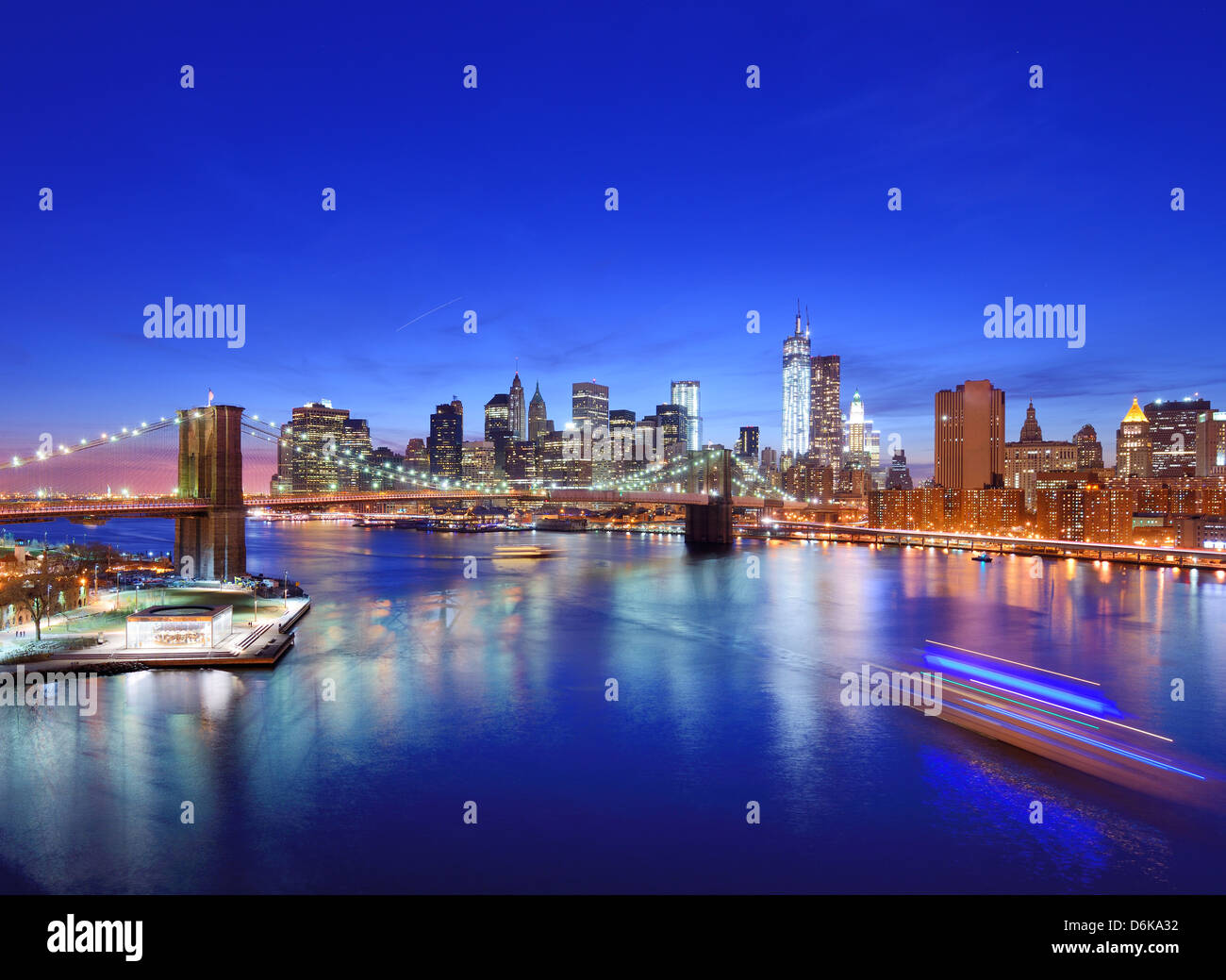 Lower Manhattan Von Oben Den East River In New York City lower-manhattan-von-oben-den-east-river-in-new-york-city