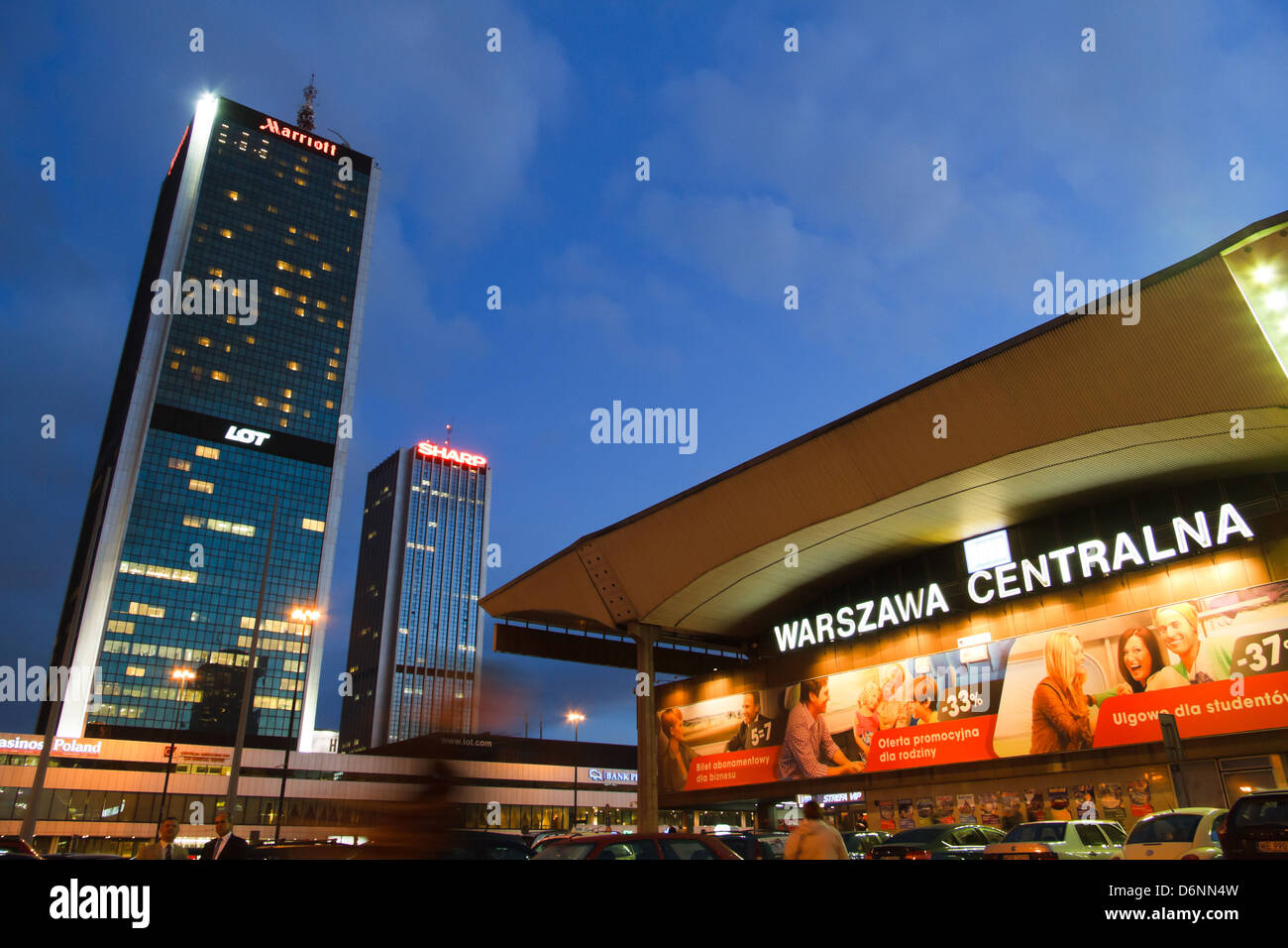 Hauptbahnhof warschau marriott hotel -Fotos und -Bildmaterial in hoher ...