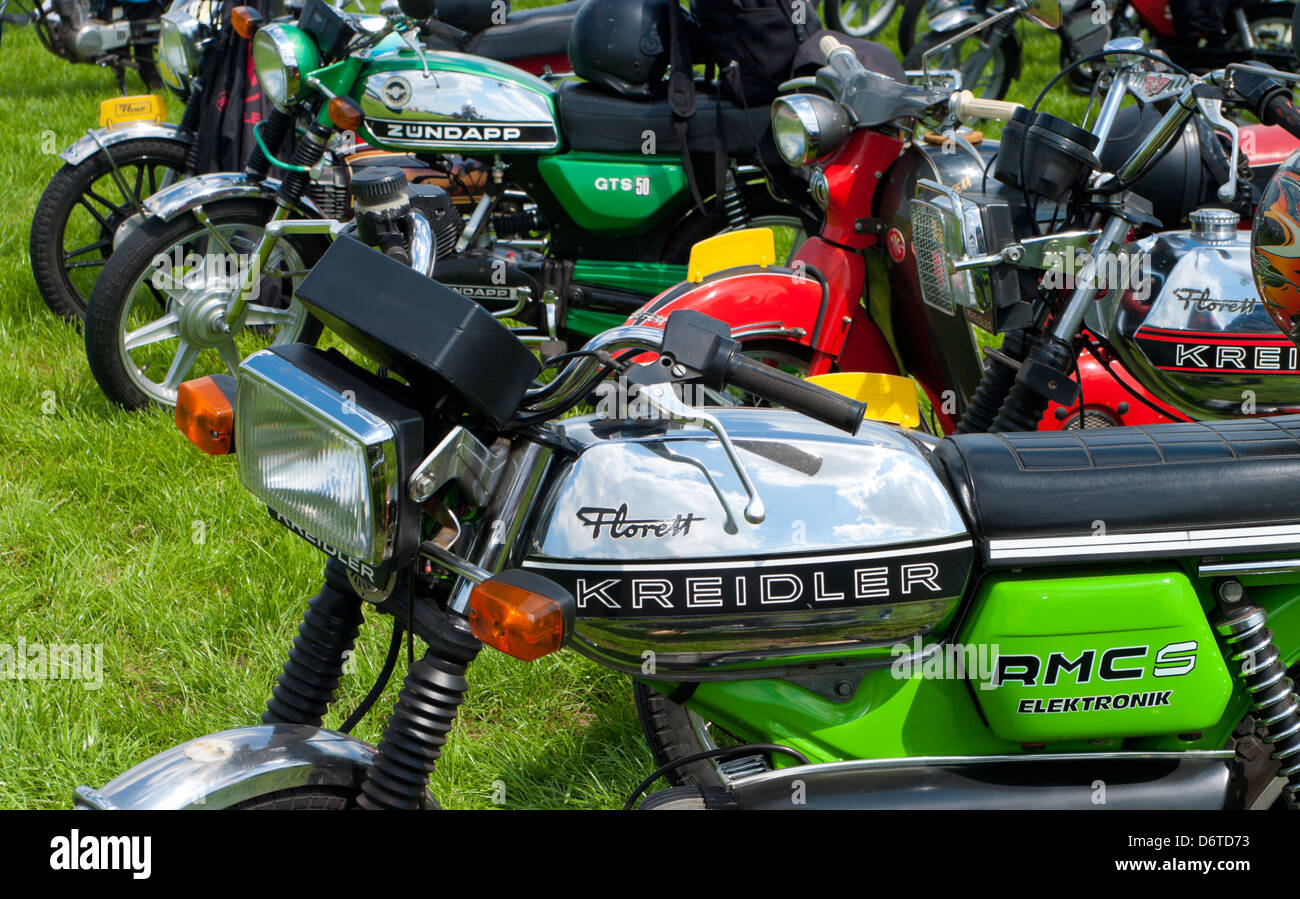 Klassisches moped Stockfotos und -bilder Kaufen - Alamy