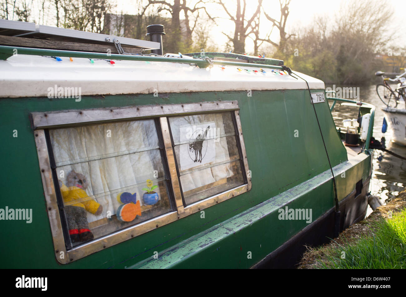 Boot mit fenstern -Fotos und -Bildmaterial in hoher Auflösung – Alamy
