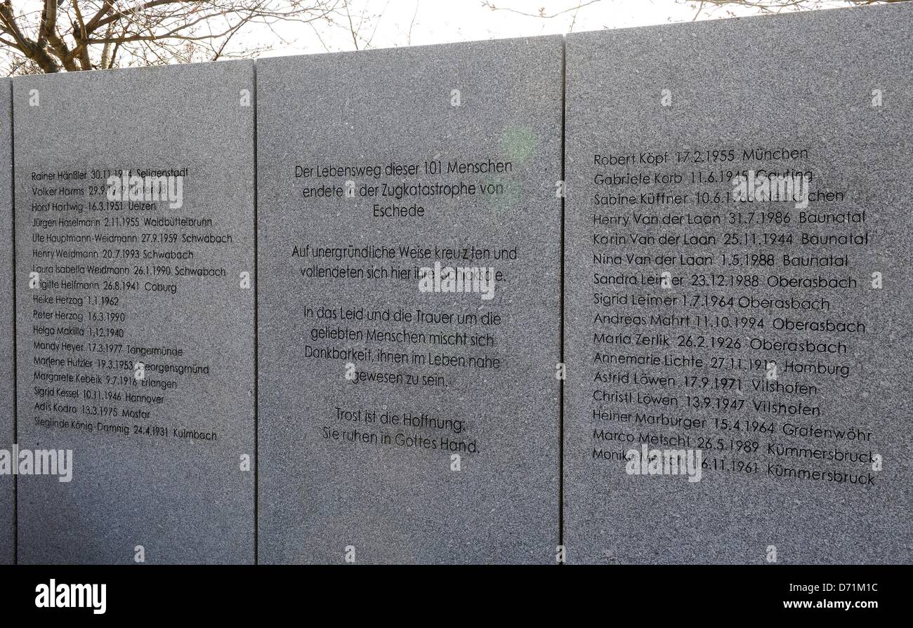 Die rekonstruierte Gedenkstätte zur Erinnerung an die Opfer eines ...