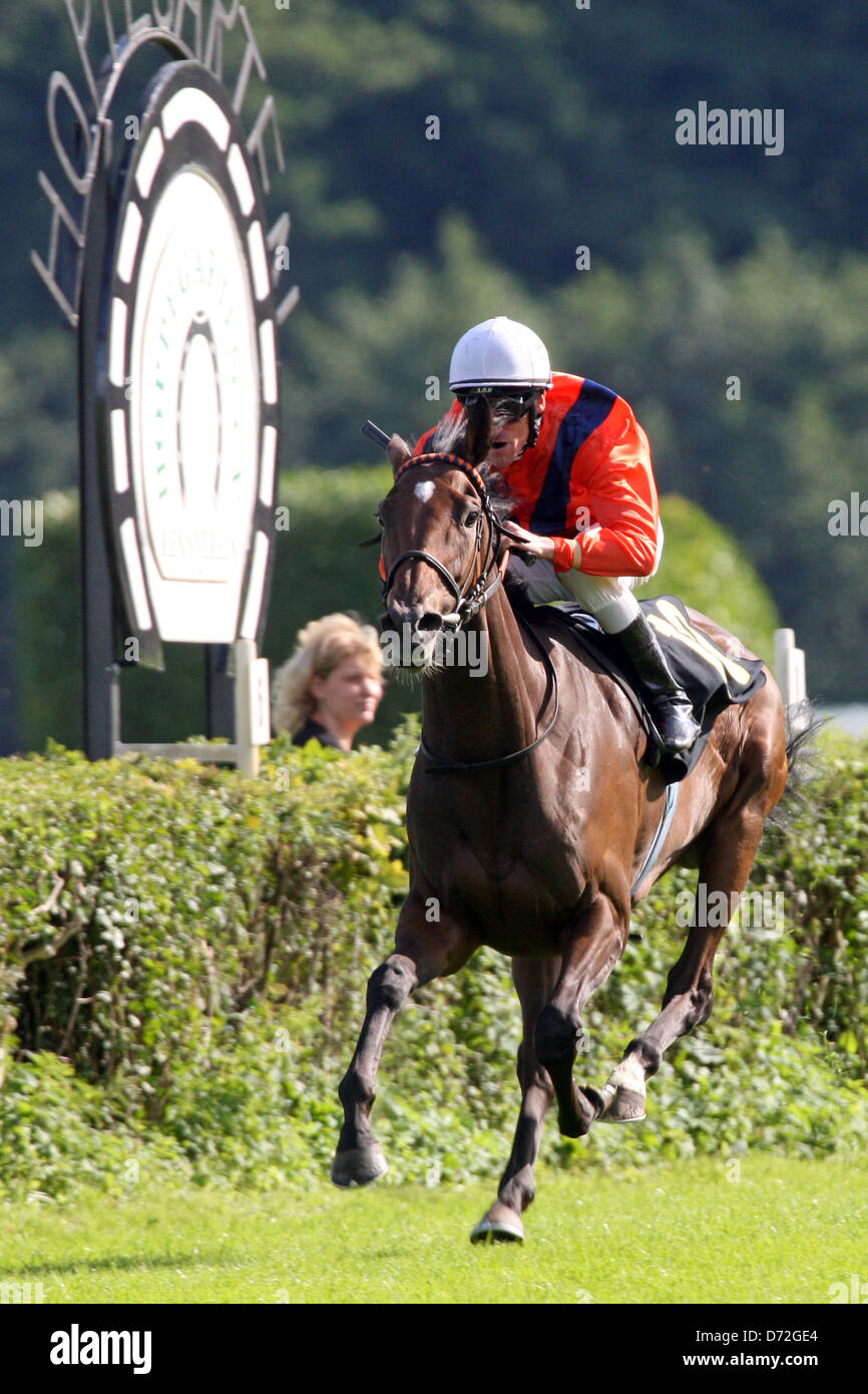 Grand prix gewinnt -Fotos und -Bildmaterial in hoher Auflösung – Alamy