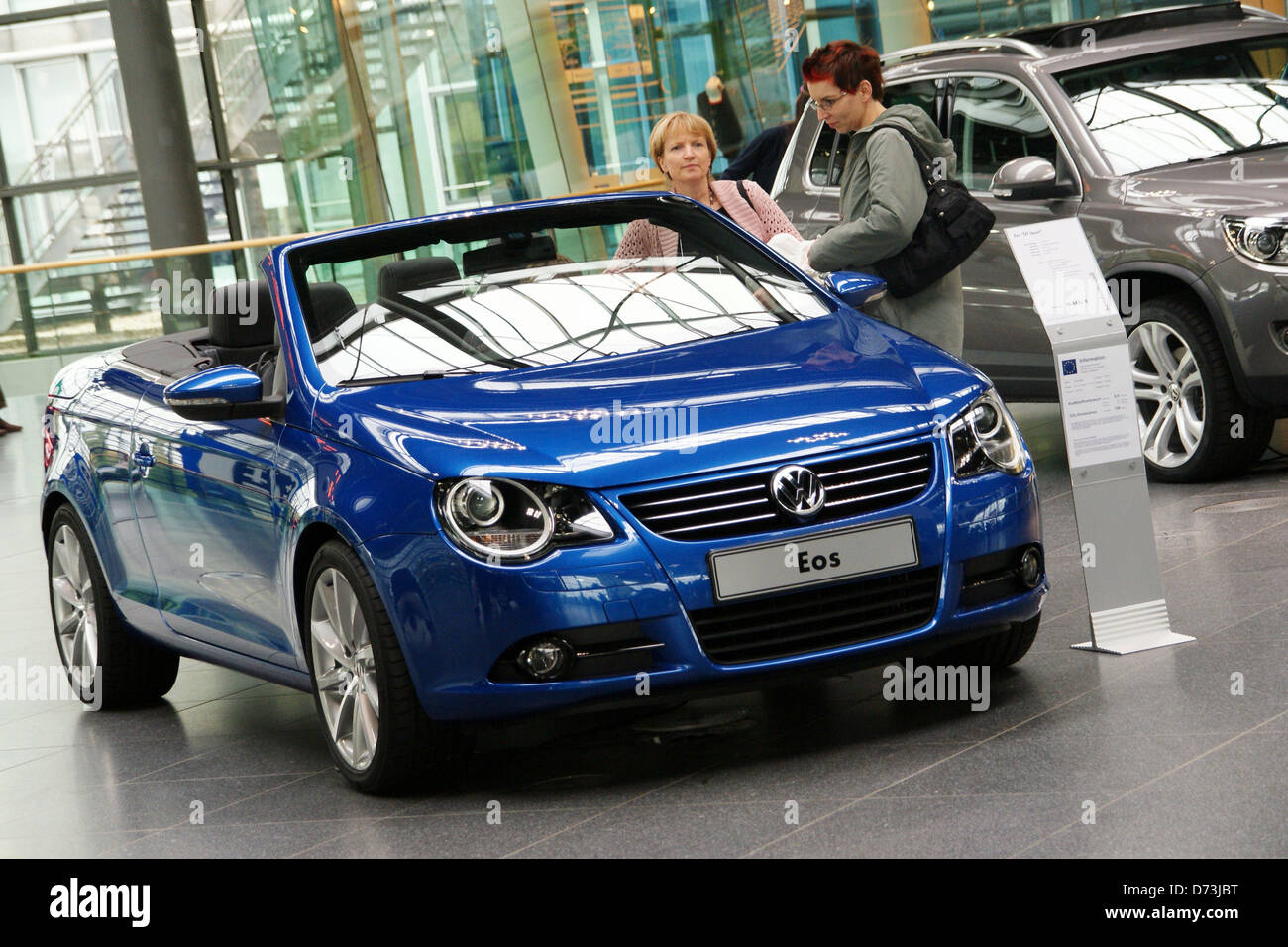 Vw autostadt volkswagen autostadt -Fotos und -Bildmaterial in hoher ...