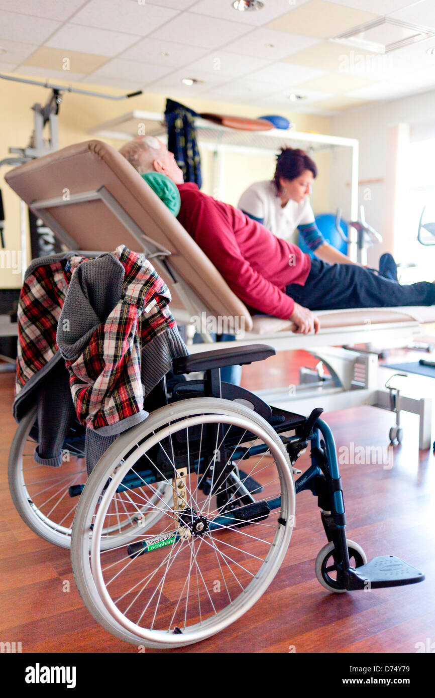 Amputation of a leg -Fotos und -Bildmaterial in hoher Auflösung – Alamy