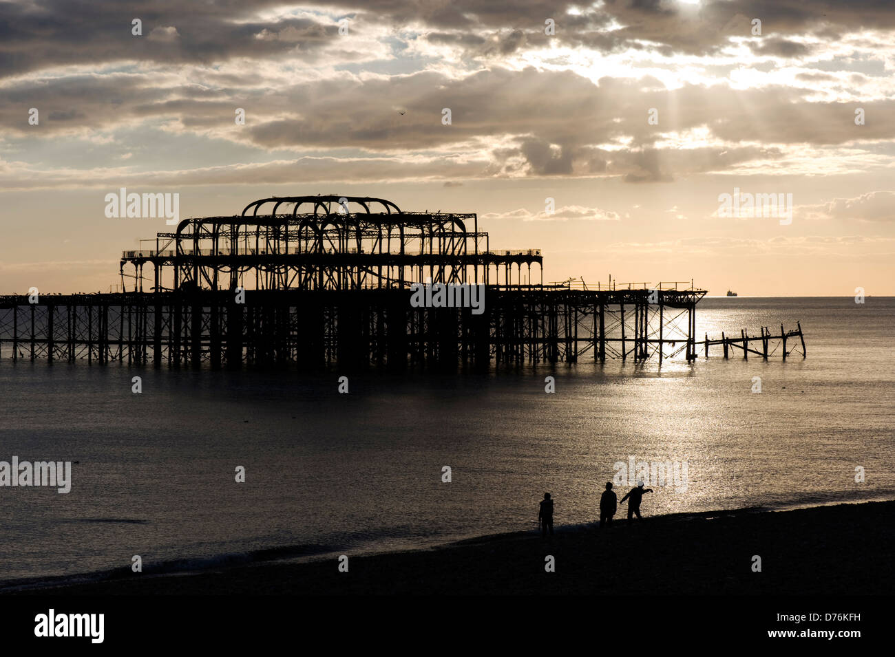 West pier brighton fire england -Fotos und -Bildmaterial in hoher ...