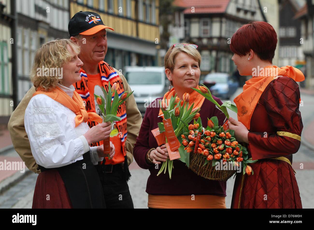 Stolberg, Deutschland. 30. April 2013. Selina Kulbe (R-L), die als ...