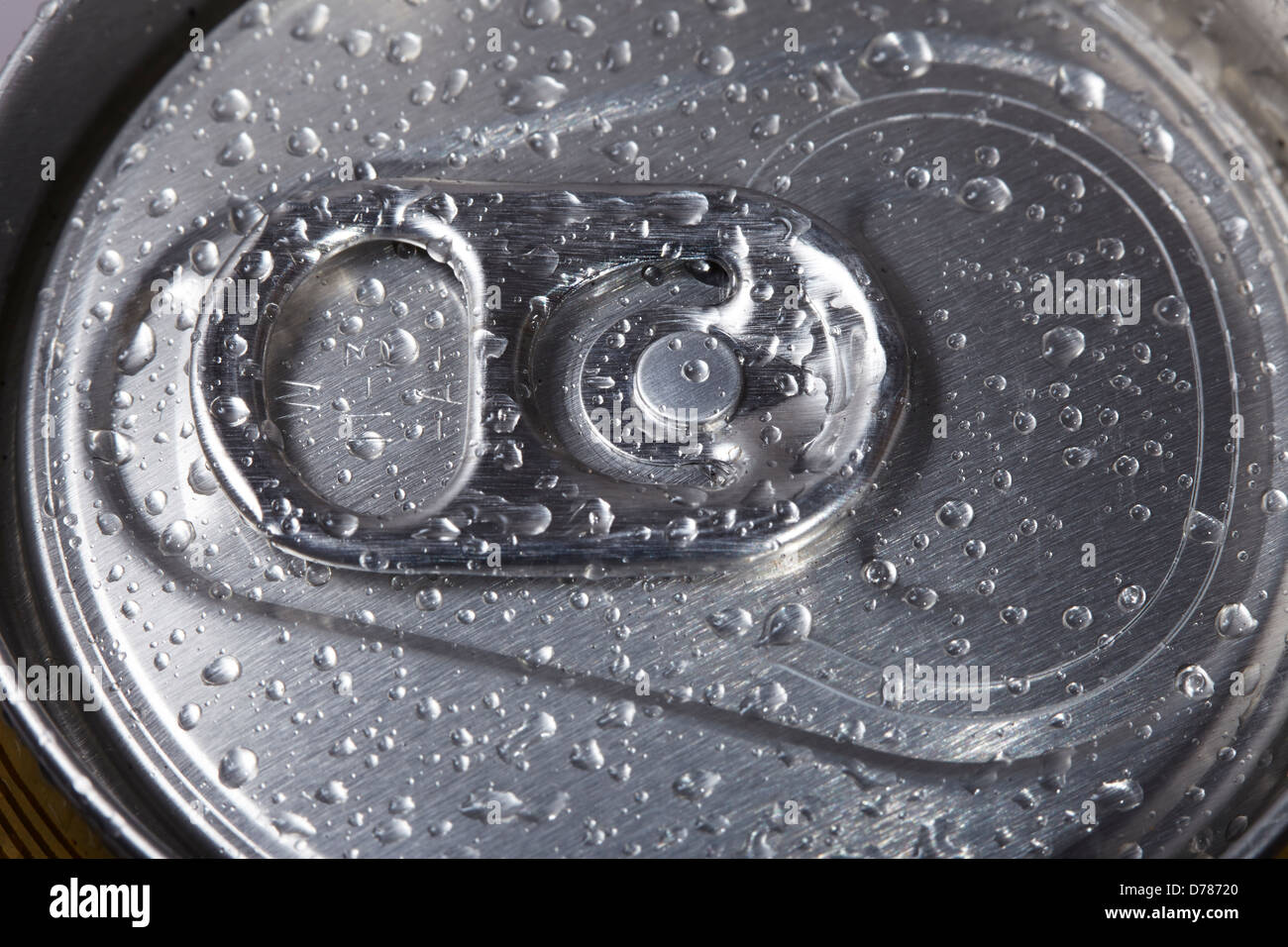 Spitze der Bierdose zeigt Ring ziehen Stockfotografie - Alamy