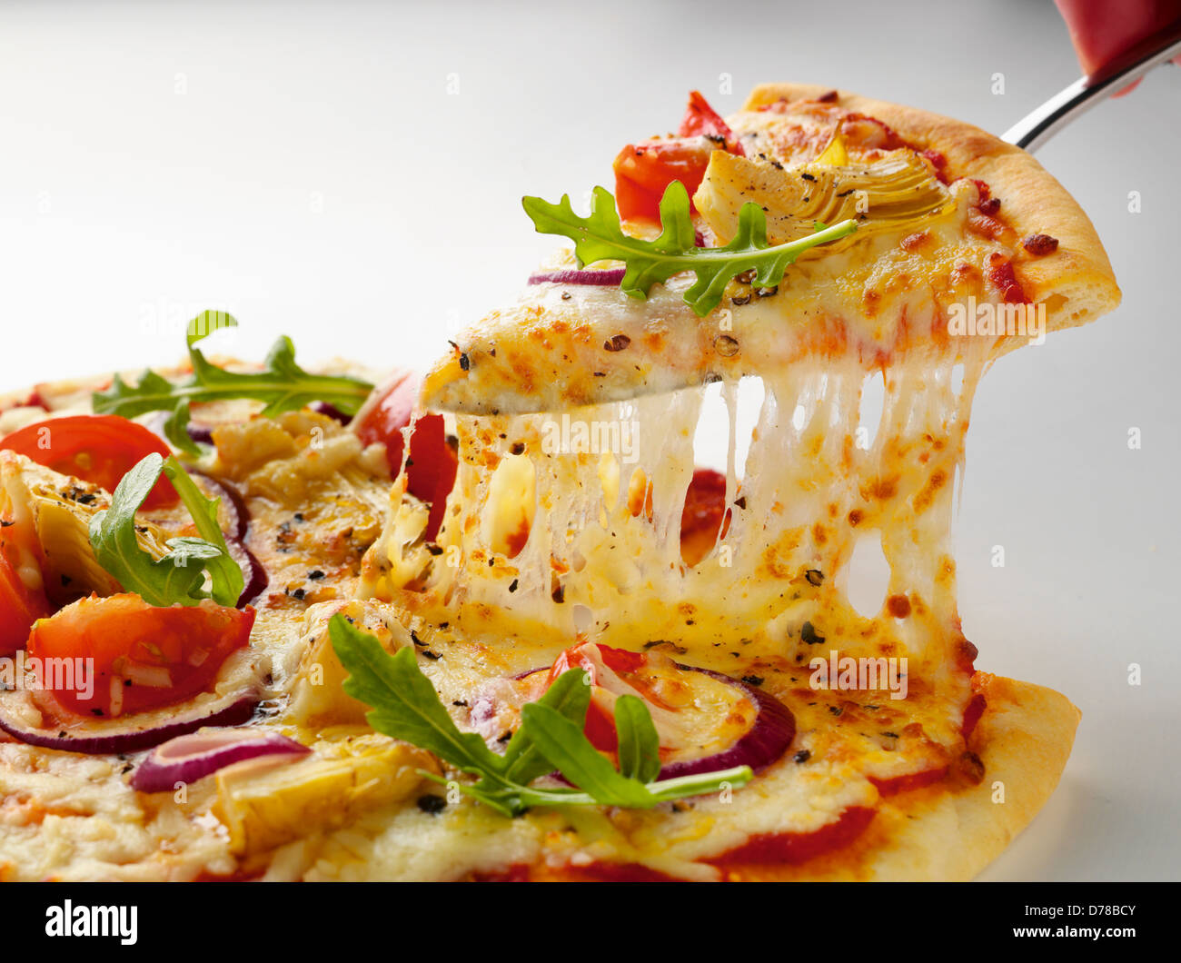 Pizza ziehen -Fotos und -Bildmaterial in hoher Auflösung – Alamy