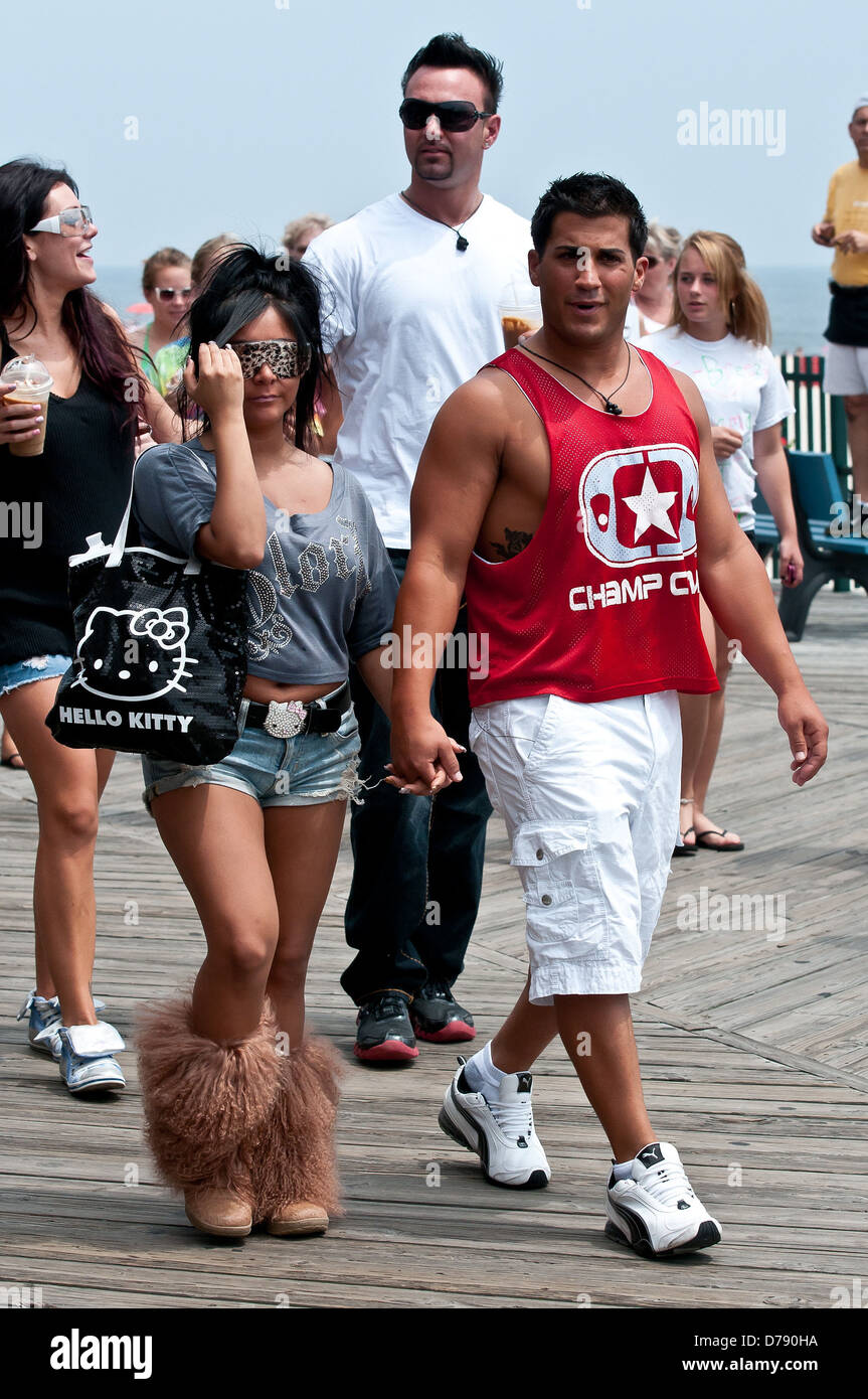 Nicole Polizzi Alias Snooki, Jionni LaValle, Jenni Farley aka JWoww und ...