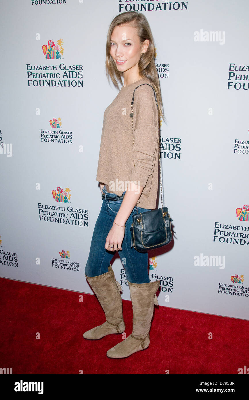 Karlie Kloss, in der Elizabeth Glaser Pediatric AIDS Foundation 2011 ...