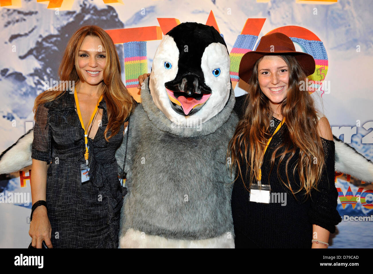Tottie Goldsmith und ihre Tochter Layla Lee-Curtis 'Happy Feet Two ...