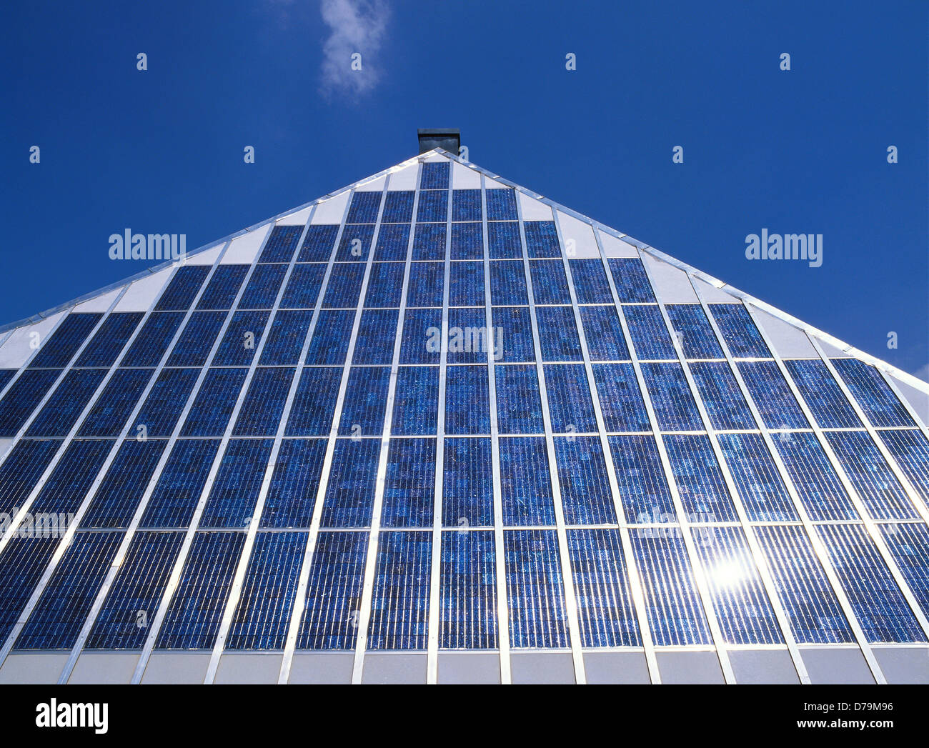 Solardach system -Fotos und -Bildmaterial in hoher Auflösung – Alamy